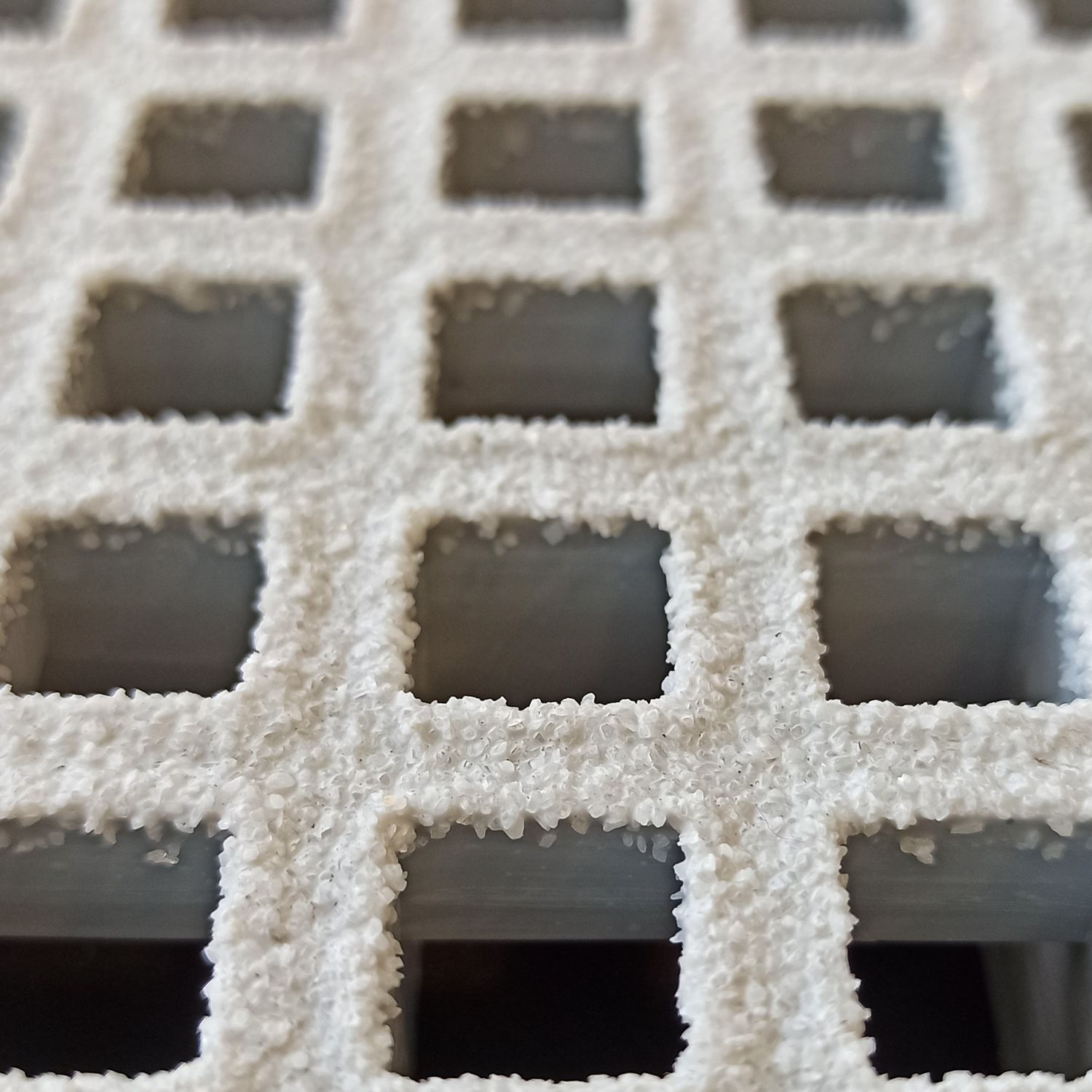 Glass fiber-reinforced polyester grating - GEI - covered surface / for ...