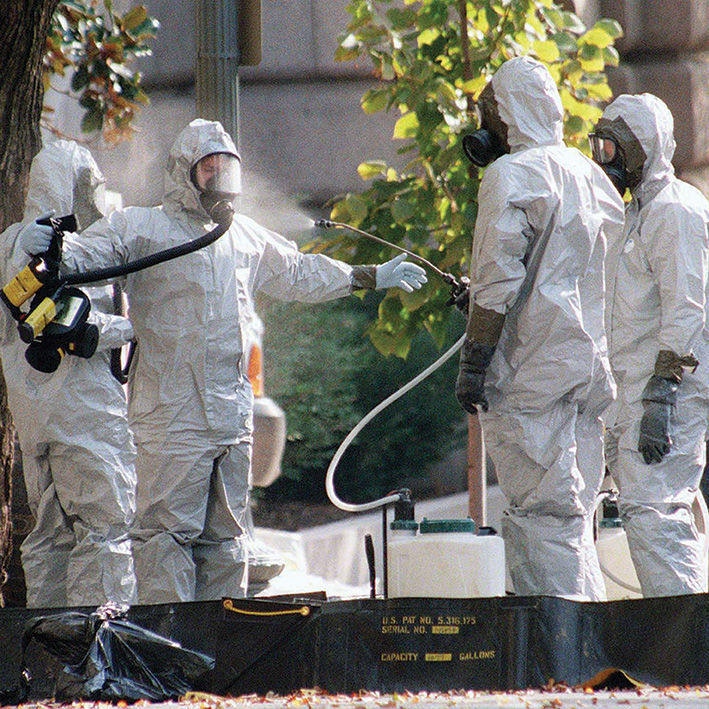 Spill containment berm - Decon QuickBerm® 2857 - Justrite Safety Group