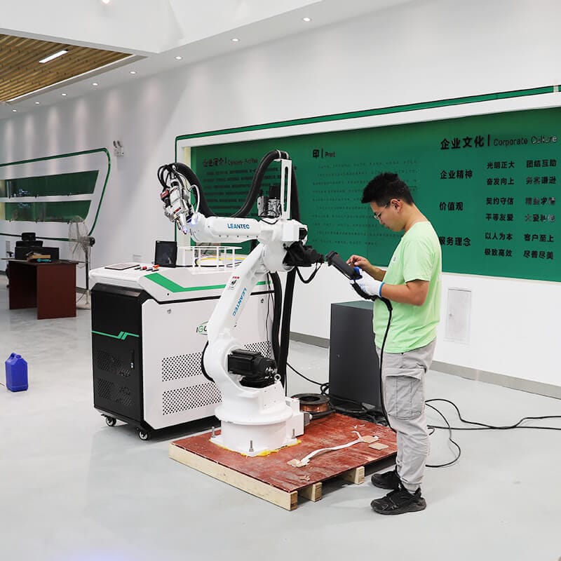 Fiber laser welding machine - iGWL-RW - igoldencnc - robotic / on ...