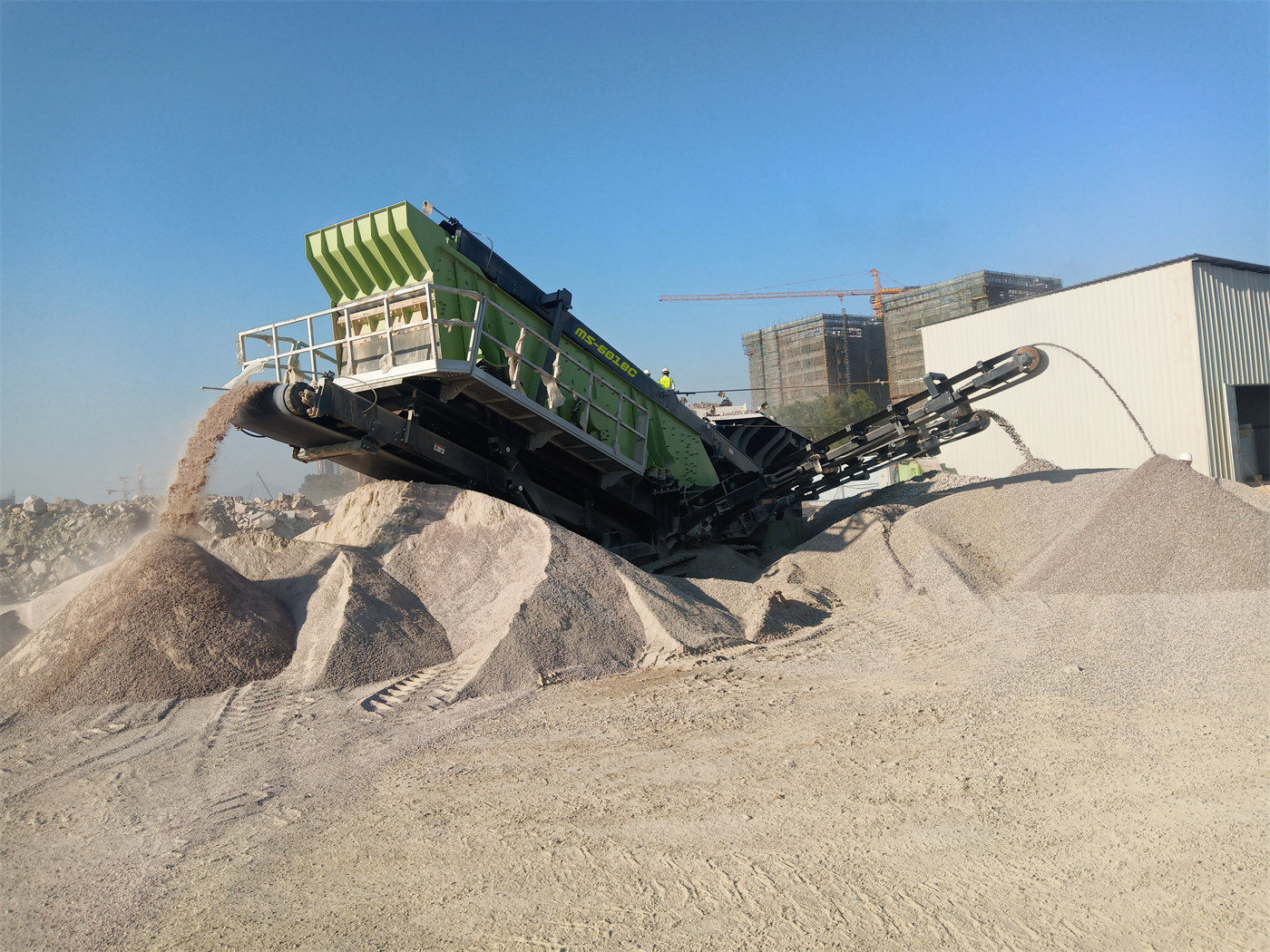 Dry screening screener - MS-6018C - Guangxi Mesda Engineering Machinery ...