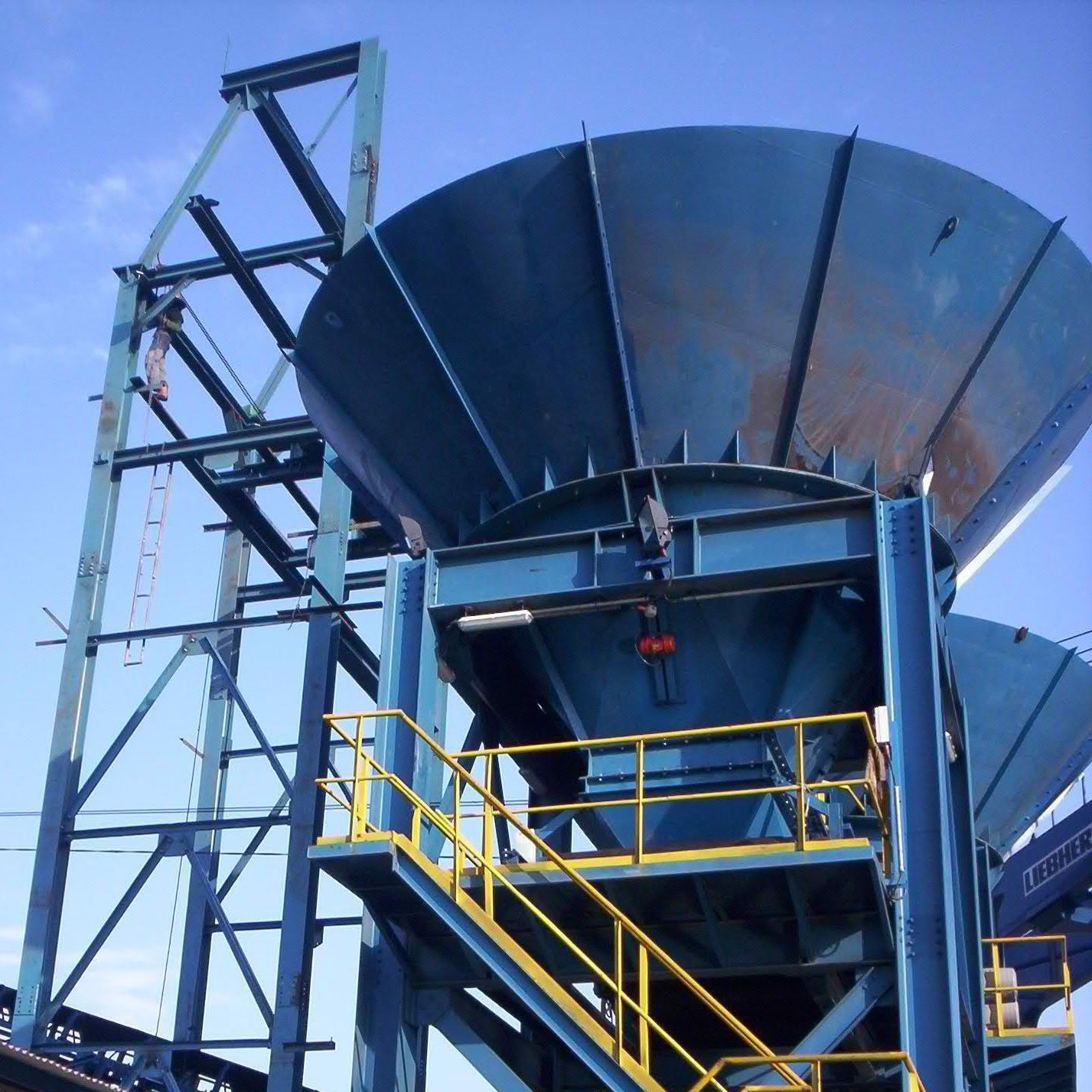 Feed hopper - AE-MSS - A.E. ENGINEERS - storage / bottom-opening ...