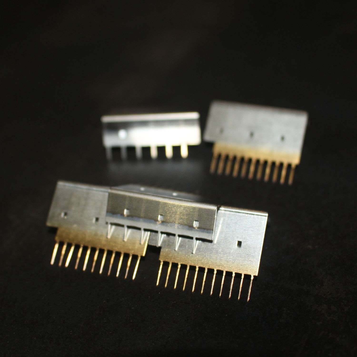 Male pin header - HLC METAL PARTS LTD - double-row / single-row / three-row