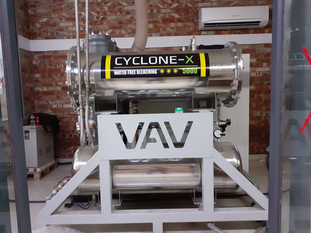 Pure ozone generator - CYCLONE-X - Vav Technology - dry / high-purity ...