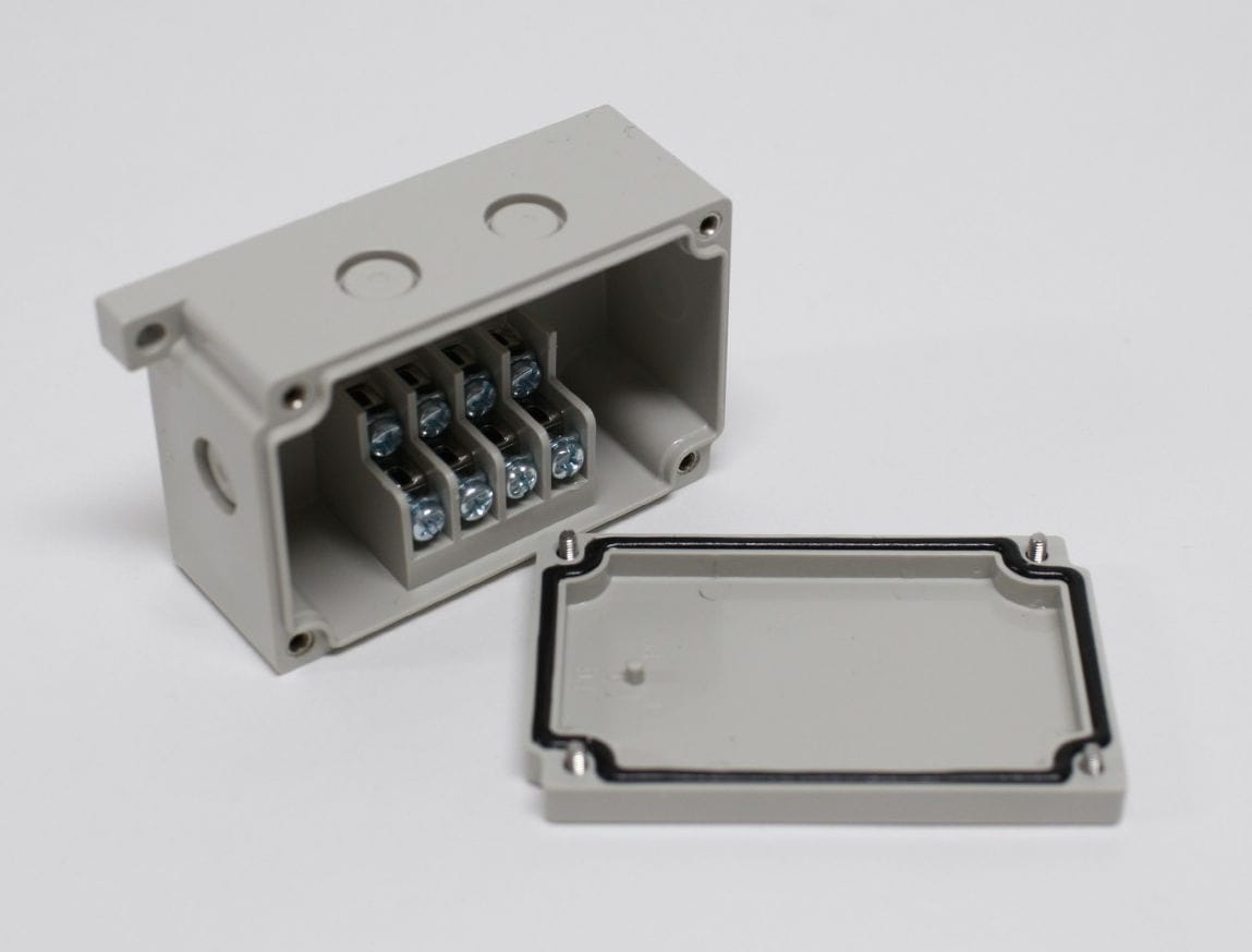 Wall-mounted junction box - DS-PG-4PT - DSE, Inc. - flame-retardant / IP67