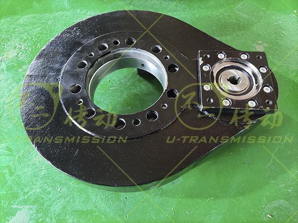 Slewing drive - S-I-O-0235 - Unique Transmission Equipment(Luoyang)Co., LTD