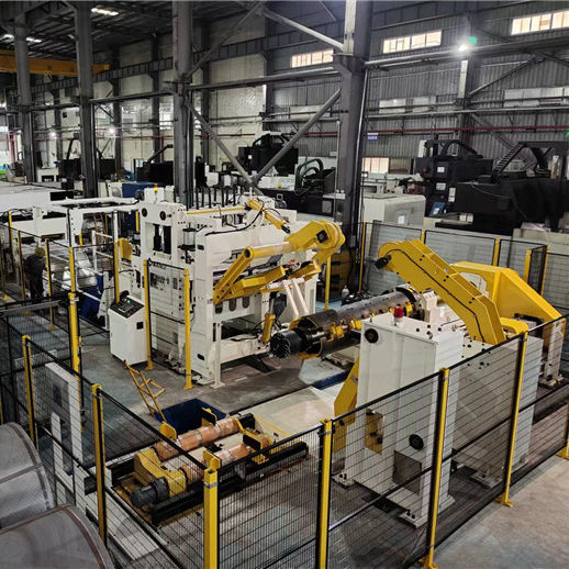 High-strength steel press feeding line - Shenzhen Sunrui Machinery Co., Ltd. - for fine blanking ...