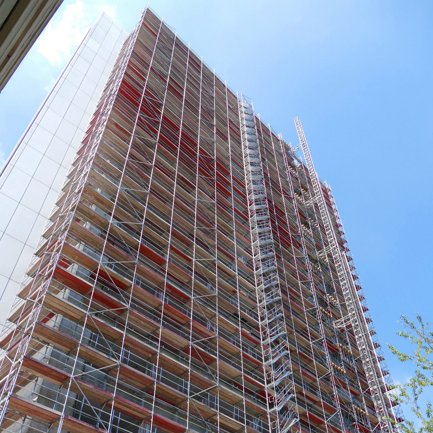 Fixed scaffolding - 70/100 - ALTRAD plettac assco GmbH - facade / modular