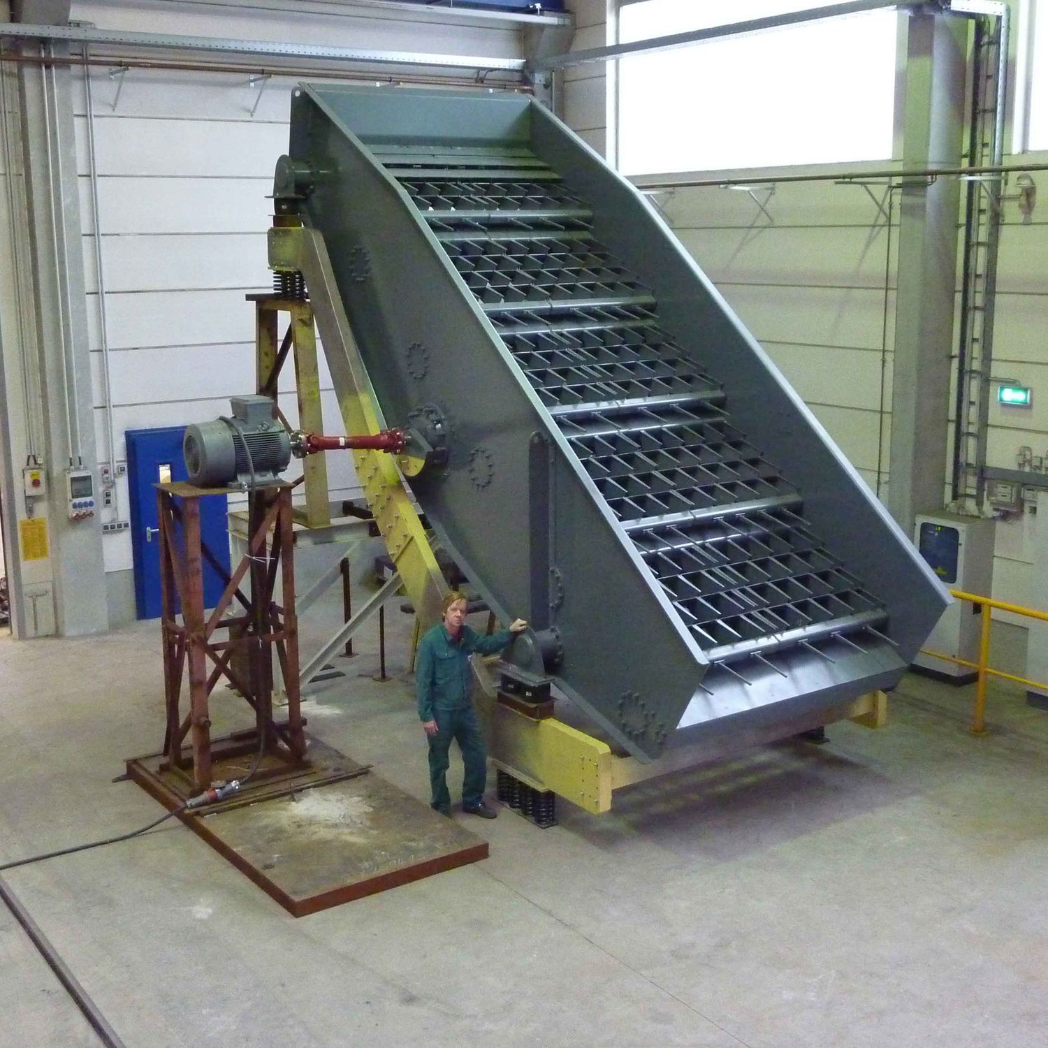 Circular vibrating screener - TopSpin - JÖST - for bulk materials ...