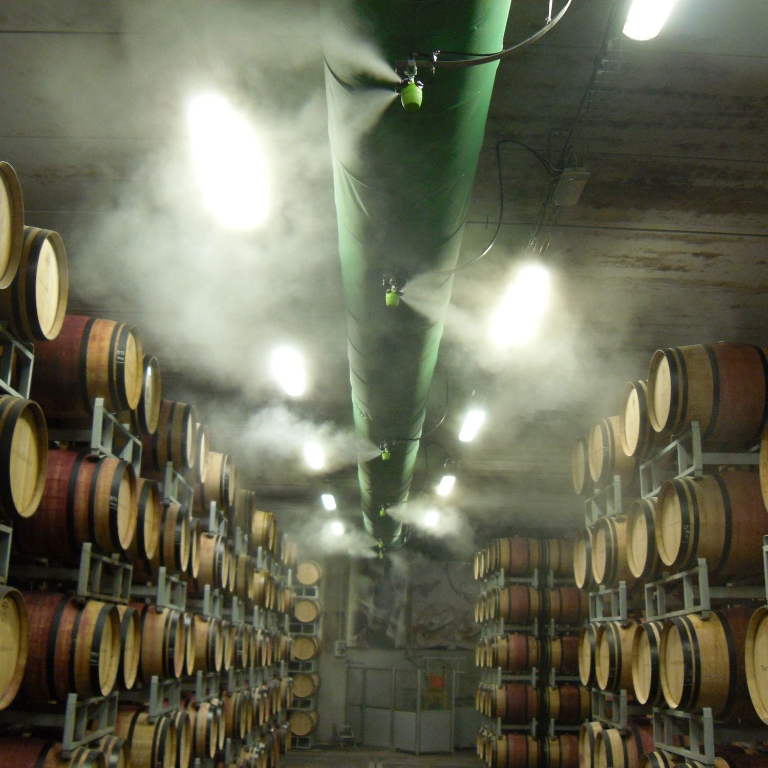 Compressed air humidifier - AirAKI® - Ikeuchi Europe - water spray / in ...