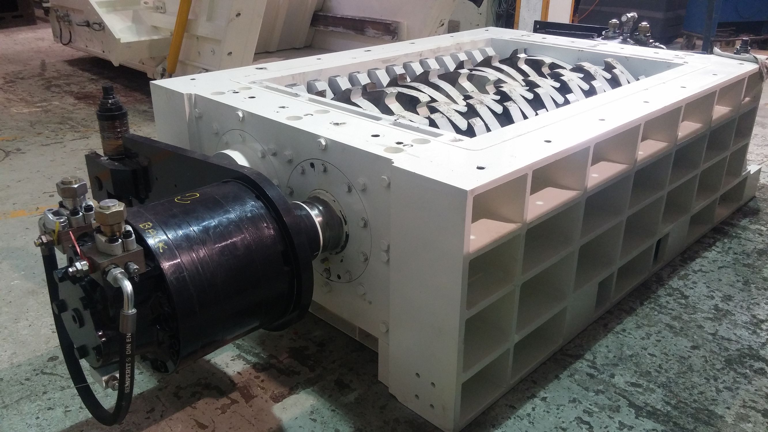 Double-shaft shredder / solid & bulk waste / tire / rotary shear - S ...