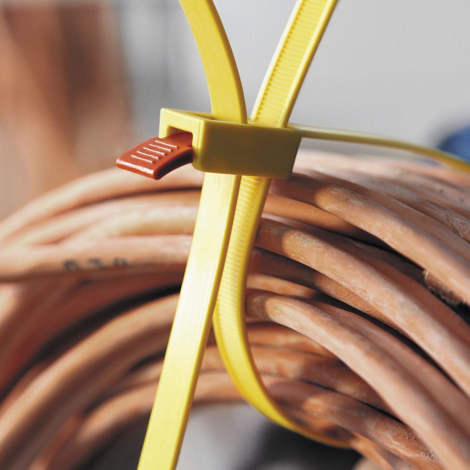 Polyamide cable tie - Serie SpeedyTie - HellermannTyton España - inside ...