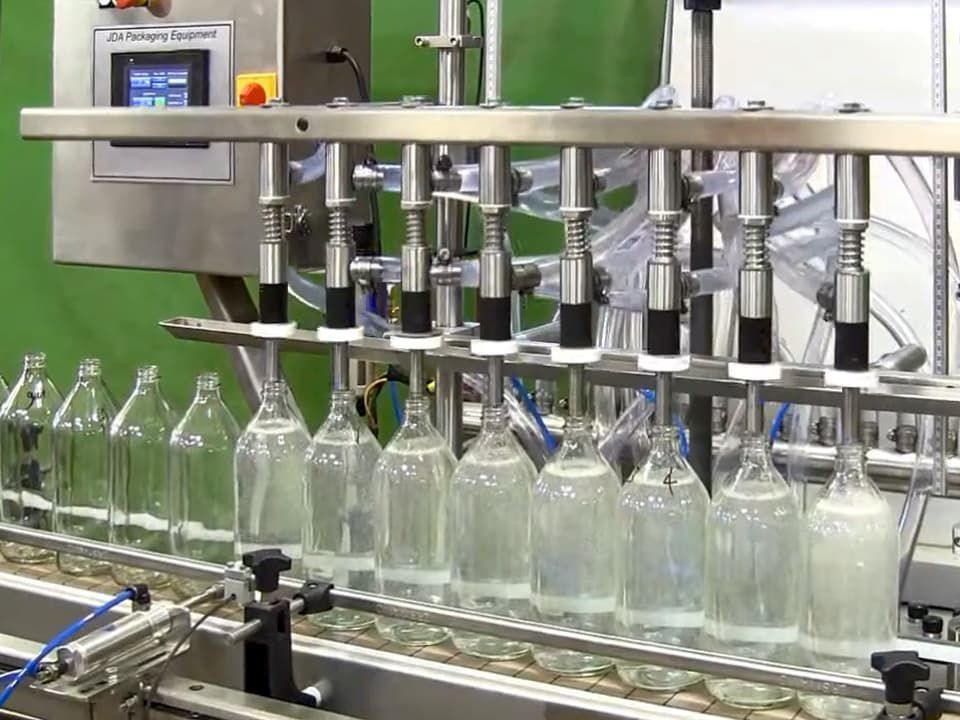 Fully-automatic bottling line - JDA PROGRESS IND.