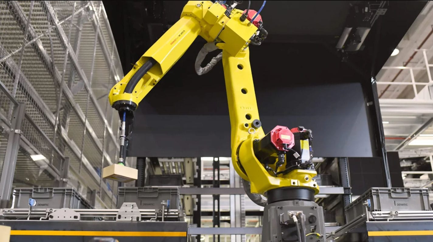 Pick-and-place robotic cell - DEMATIC - gripping