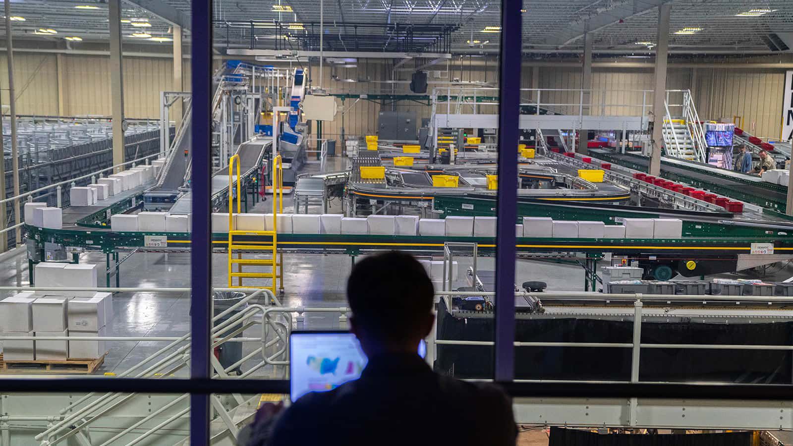 Multi-carrier transport system - DEMATIC - rail-mounted / pneumatic ...