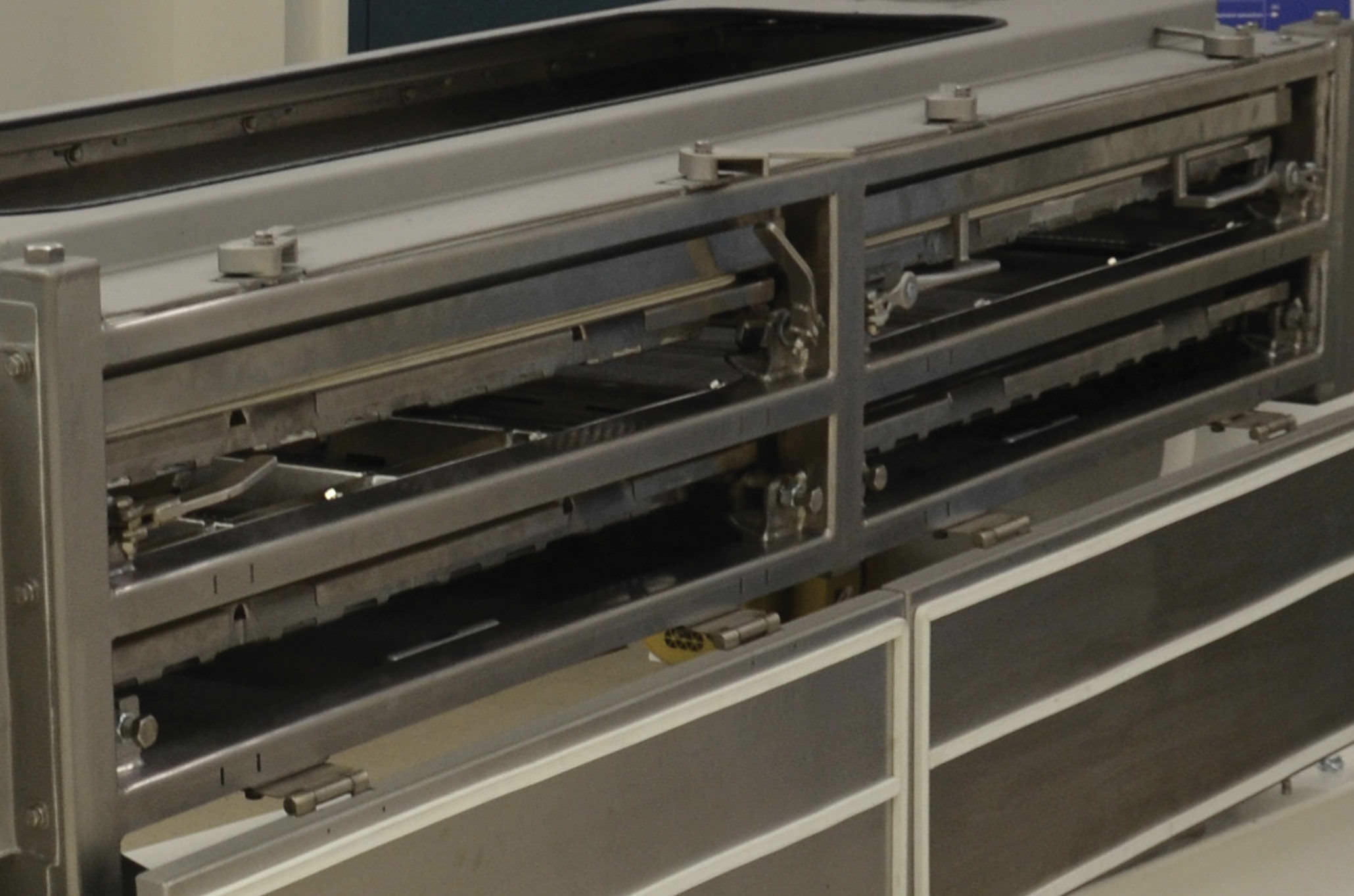 Vibrating screener - Apex™ - Rotex - for bulk materials / for industry ...