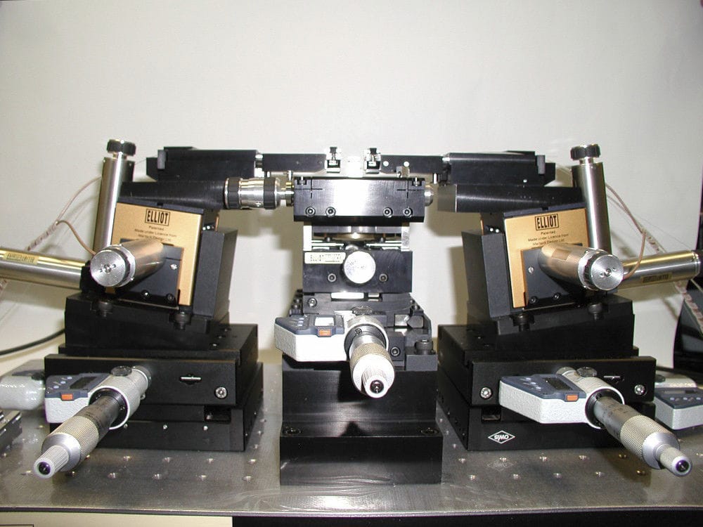 Optical device alignment system - E22884 - E-Wedge™ - Elliot Scientific ...