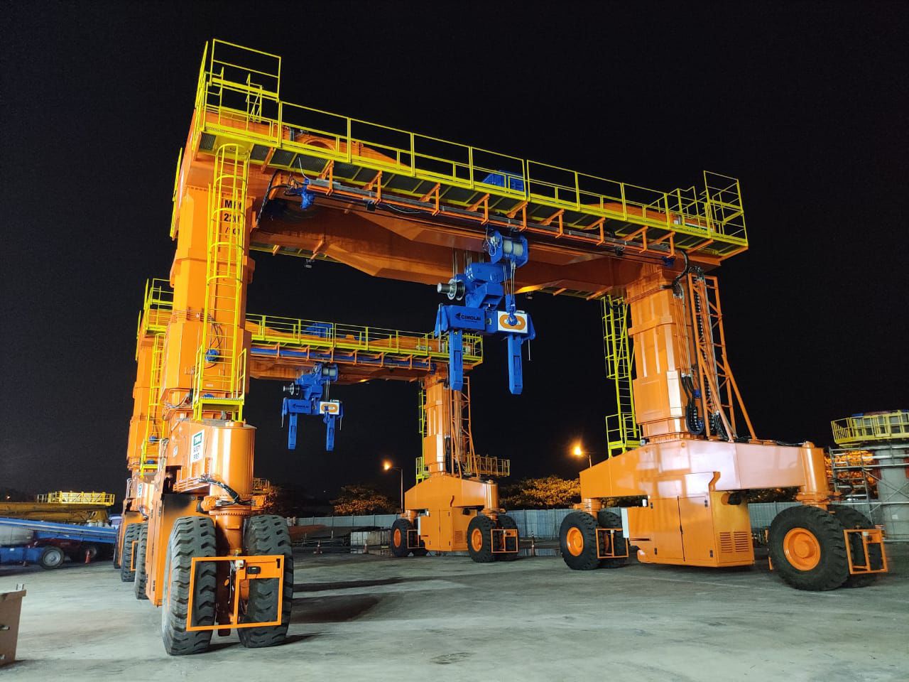 Precast beam straddle carrier - MST 230 - CIMOLAI TECHNOLOGY ...