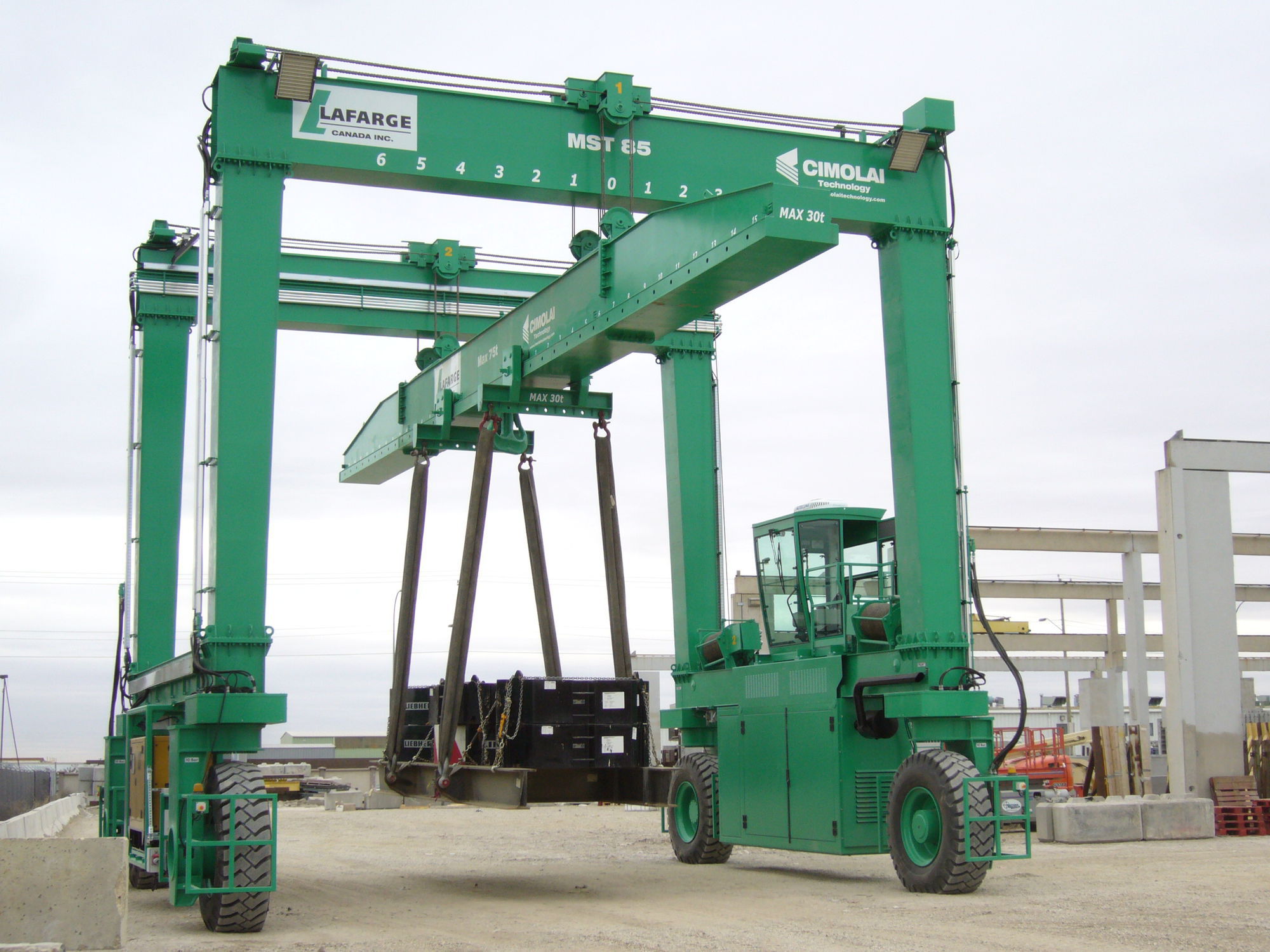 Precast beam straddle carrier - MST 85 - CIMOLAI TECHNOLOGY - rubber-tired