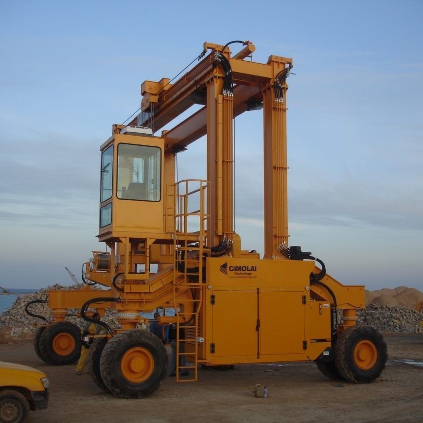 Wind power handling straddle carrier - MST 64 - CIMOLAI TECHNOLOGY ...