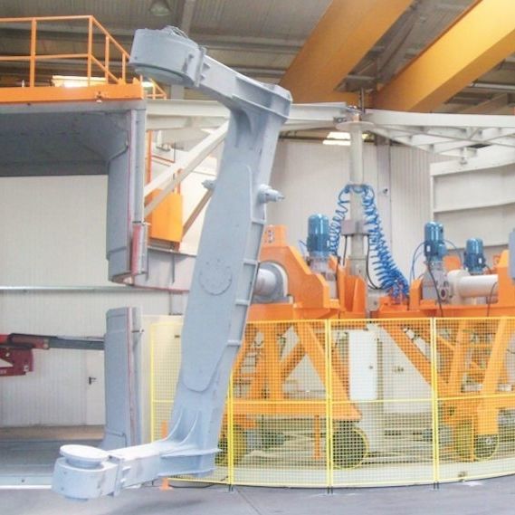 C-shaped rotomolding arm - Polivinil Rotomachinery