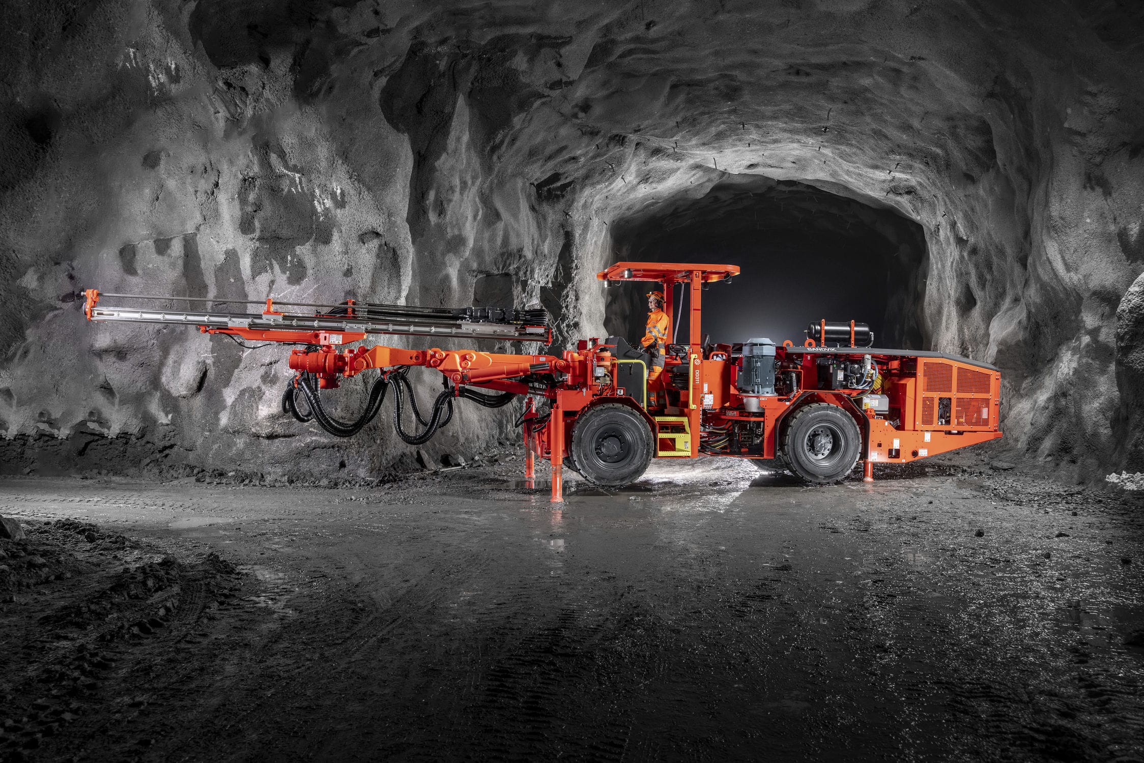 Tunnel jumbo drilling rig - DD311 - Sandvik Mining and Rock Technology