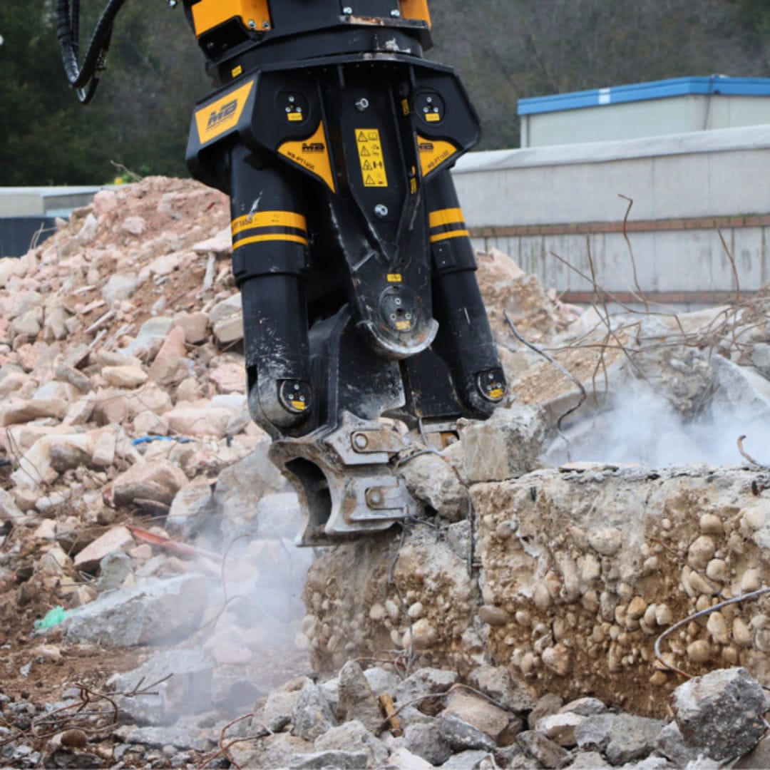 Concrete demolition crusher - MB-PT1650 - MB Crusher - for excavators