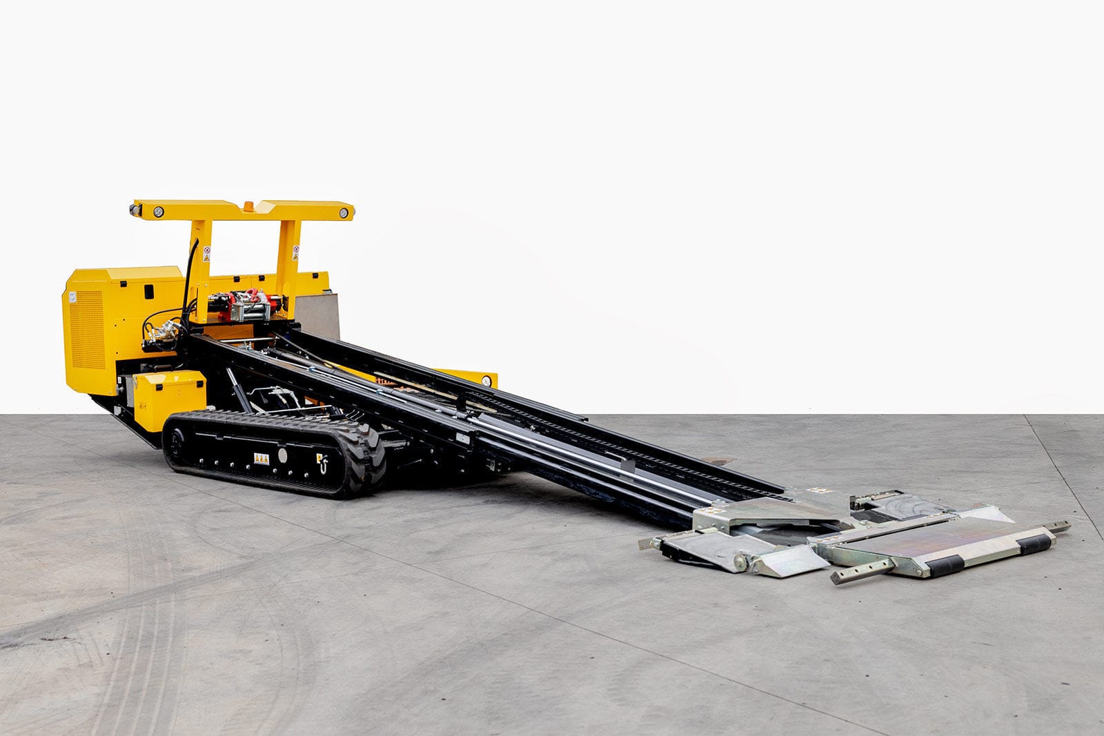 Diesel engine tow truck - TOWTRACK XL - Tracked Machines Italia SRL ...