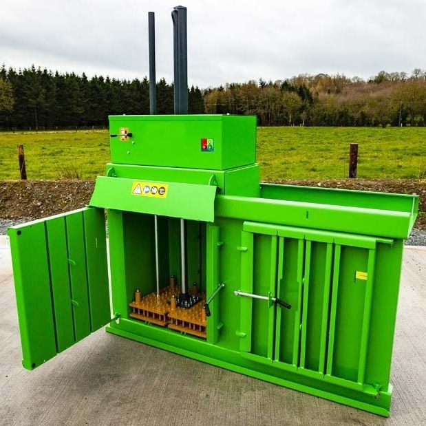 Plastic baling press - 40 PET - MACFAB BALERS - for bottles / for cans ...