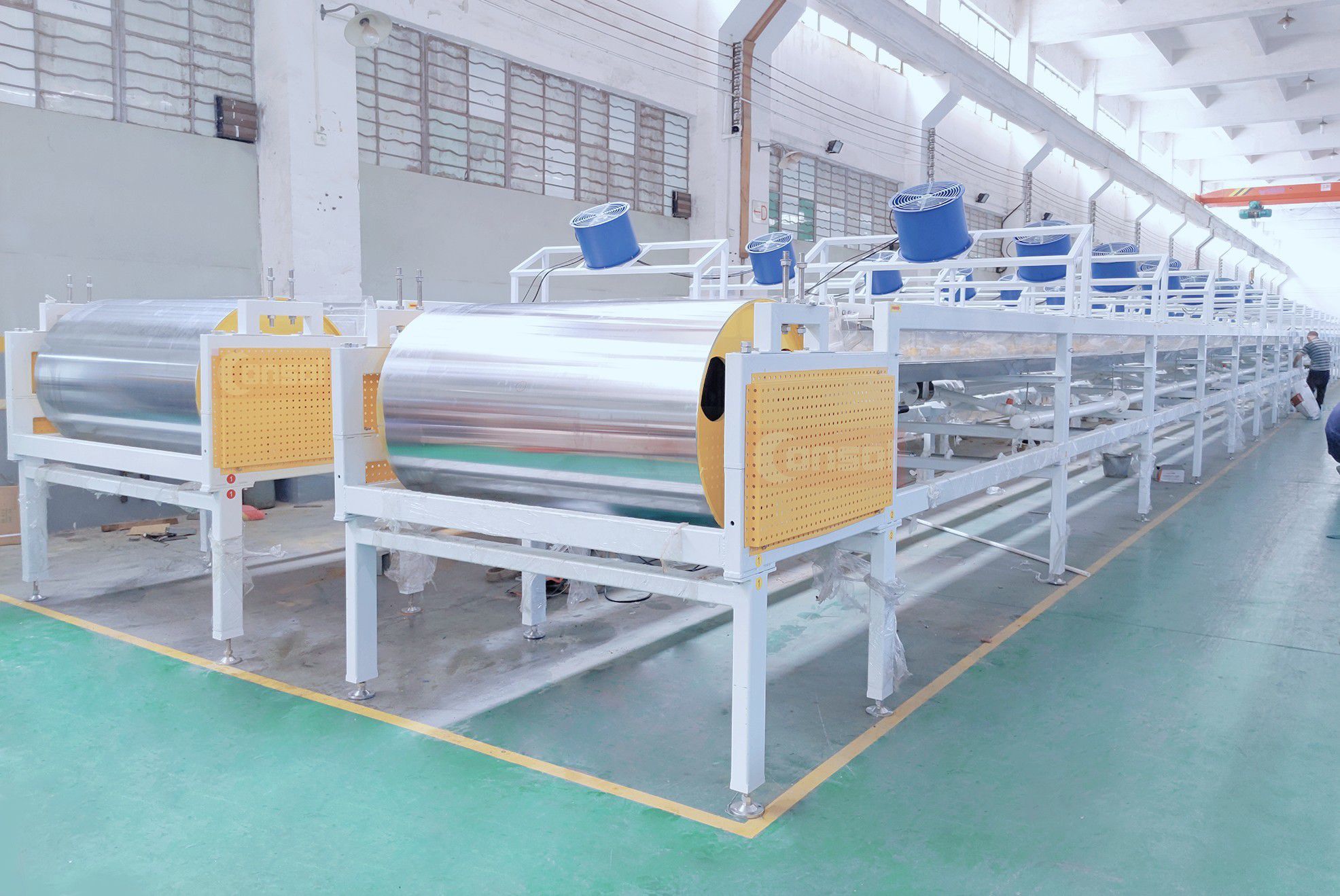 Distribution conveyor system - consol steel belt - industrial