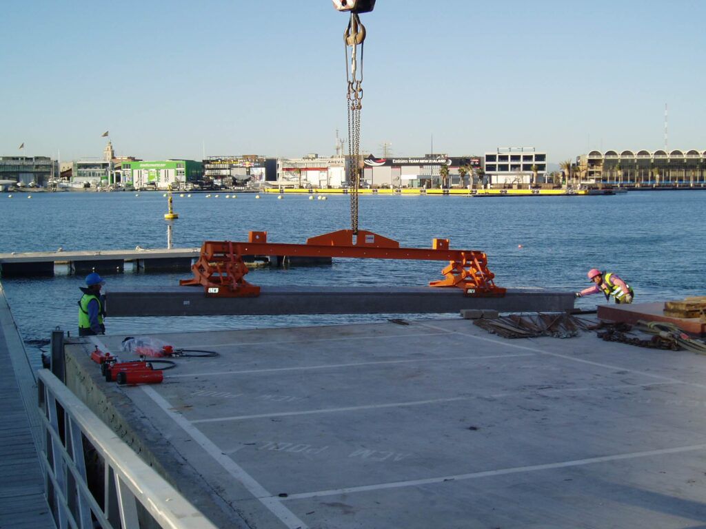 Concrete slab lifting clamp - Exclusivas Resimart, S.L - vertical ...