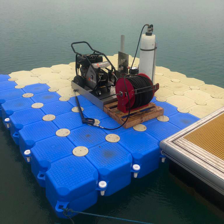 Water cleaning machine - WetSlider F - AX Solar Robot - brush ...