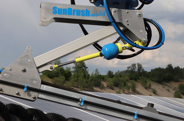 Solar panel cleaning robot - RAPID - SunBrush mobil GmbH - wet cleaning ...