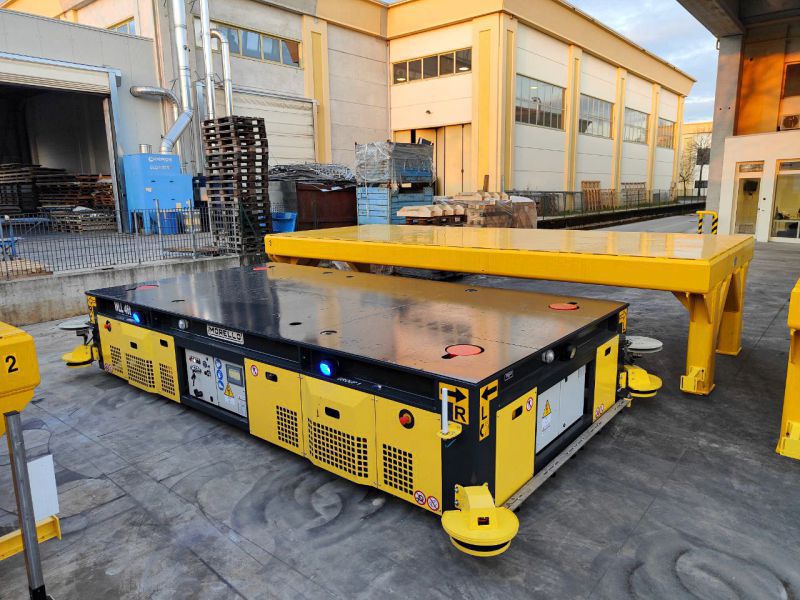 Handling AGV - Omnidirectionnal AGV - MORELLO USA - transfer ...