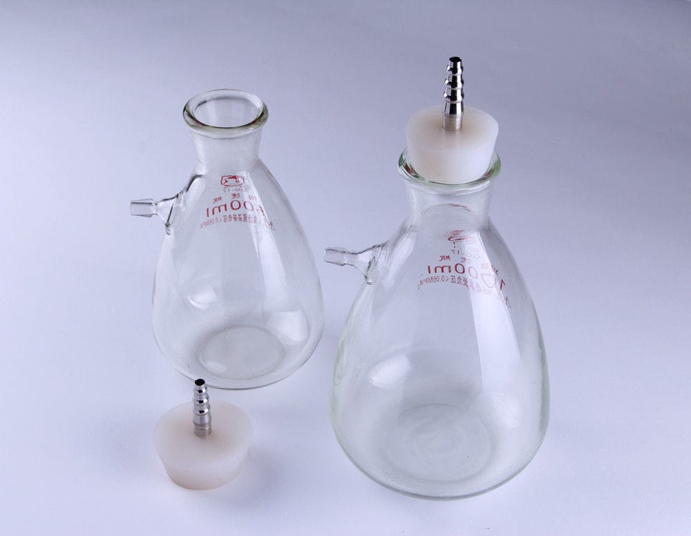 Filter flask - HANGZHOU GEEVO TECHNOLOGY CO., LTD. - glass / with cap
