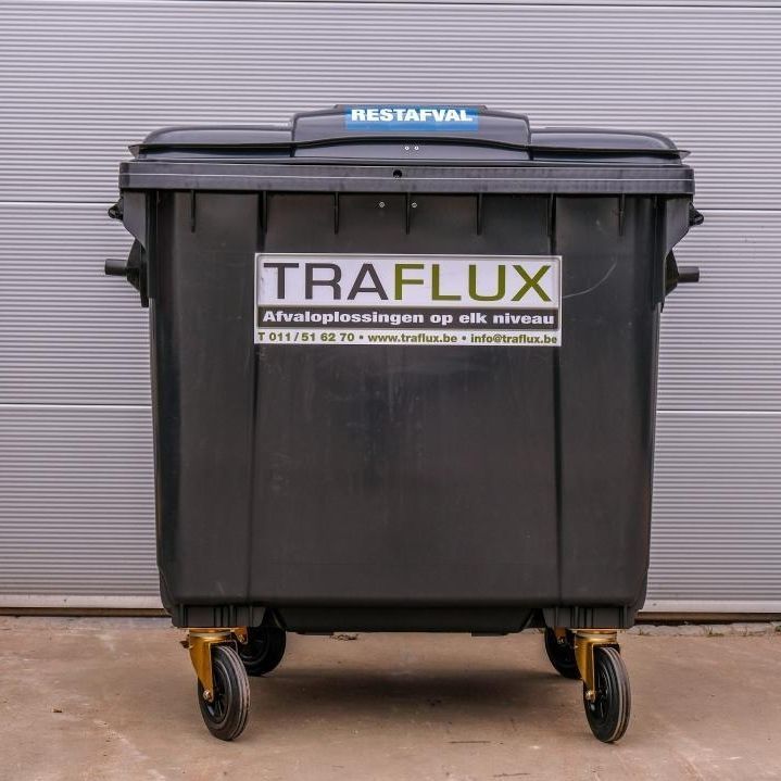 Urban waste container - TRAFLUX - with lid / 4-wheel