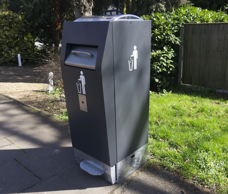Metal waste bin - TRAFLUX - for urban waste