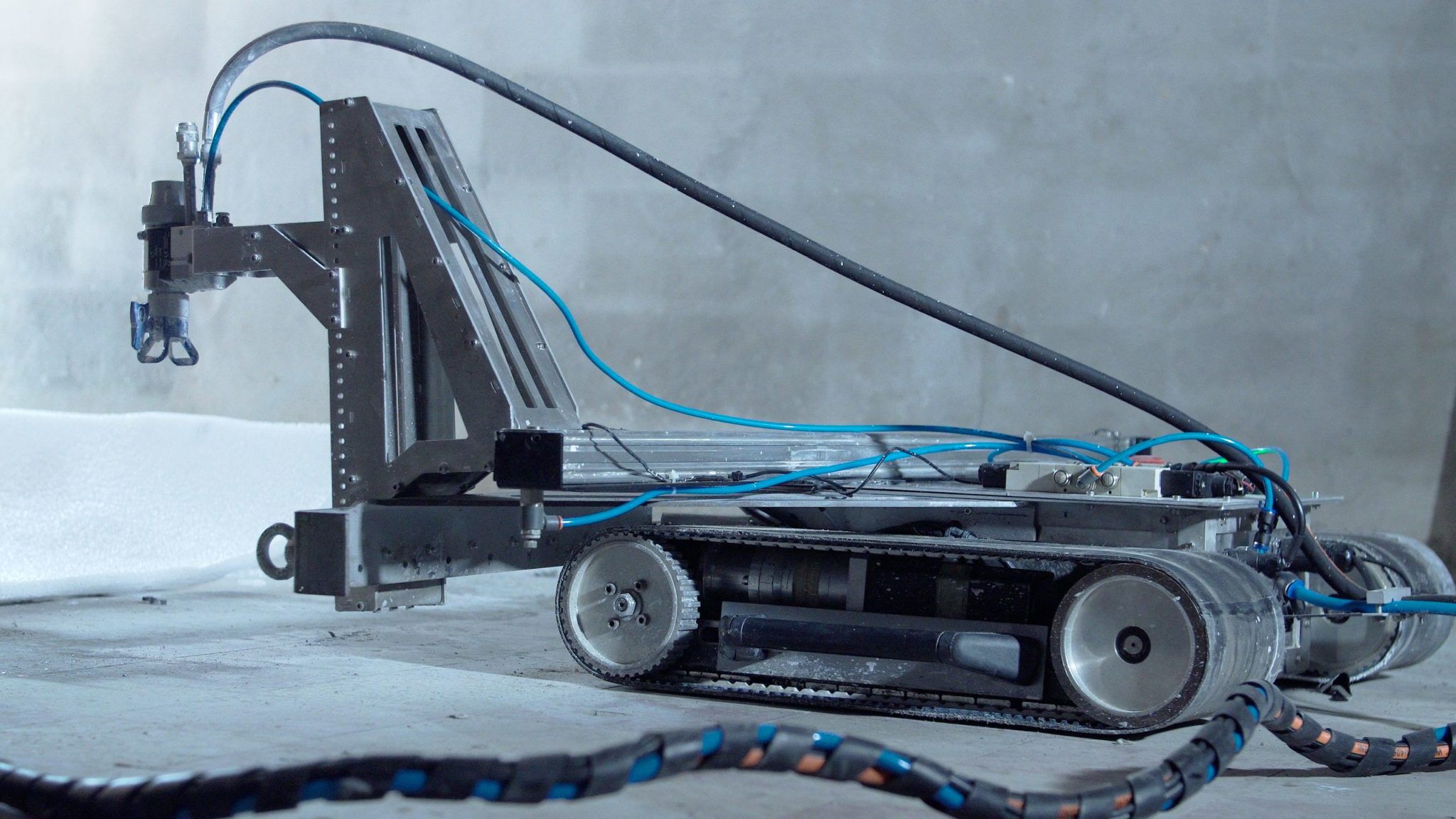 Articulated robot - INX - Instor - single-shaft / painting / mobile