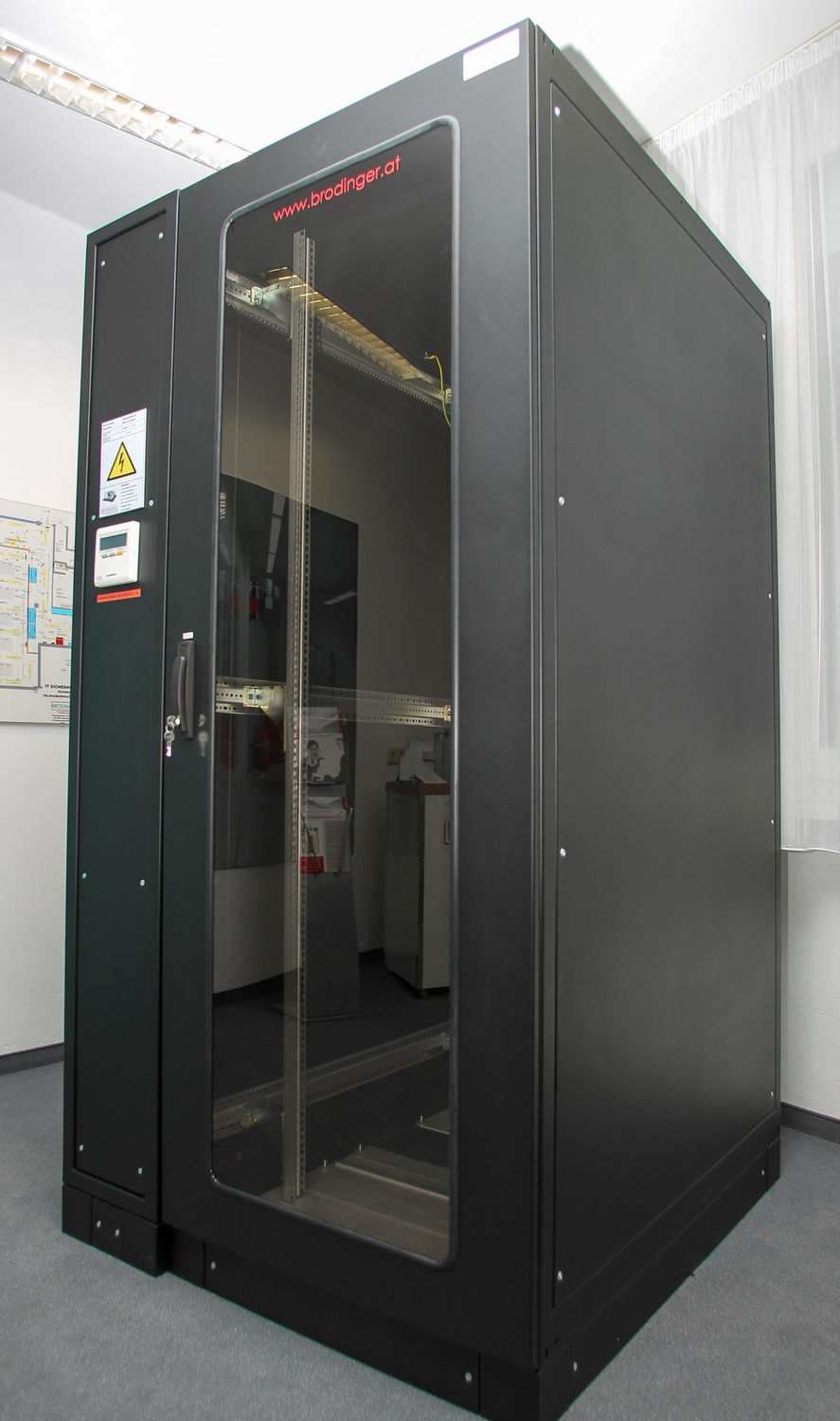 Rack server cabinet - Brodinger IT-Sicherheitstechnik e.U.