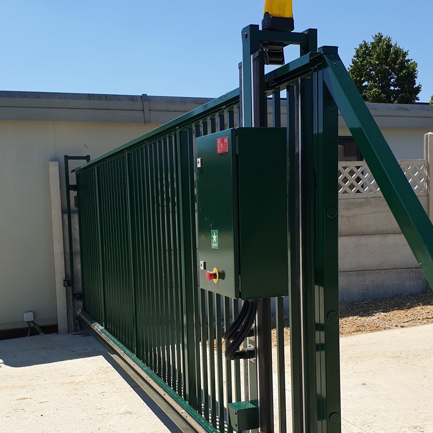 Sliding gate - Svalan - DEMEX - motorized / industrial