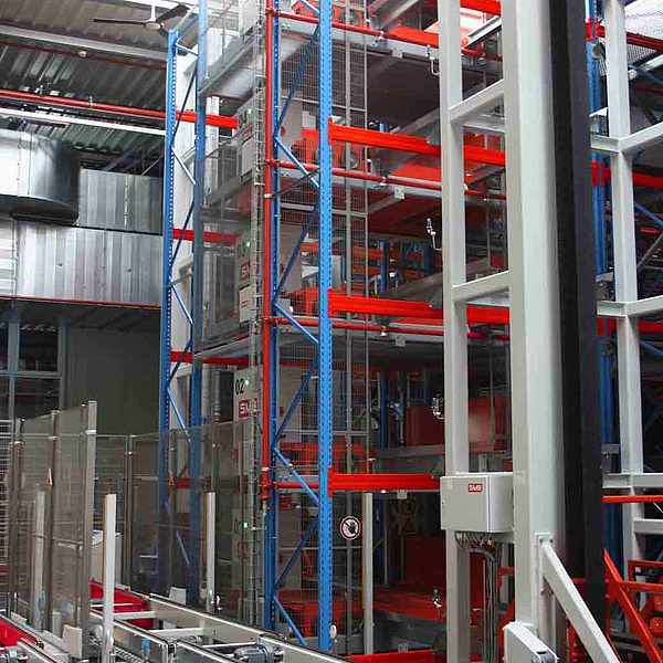 Compact shuttle storage system - SMB International GmbH