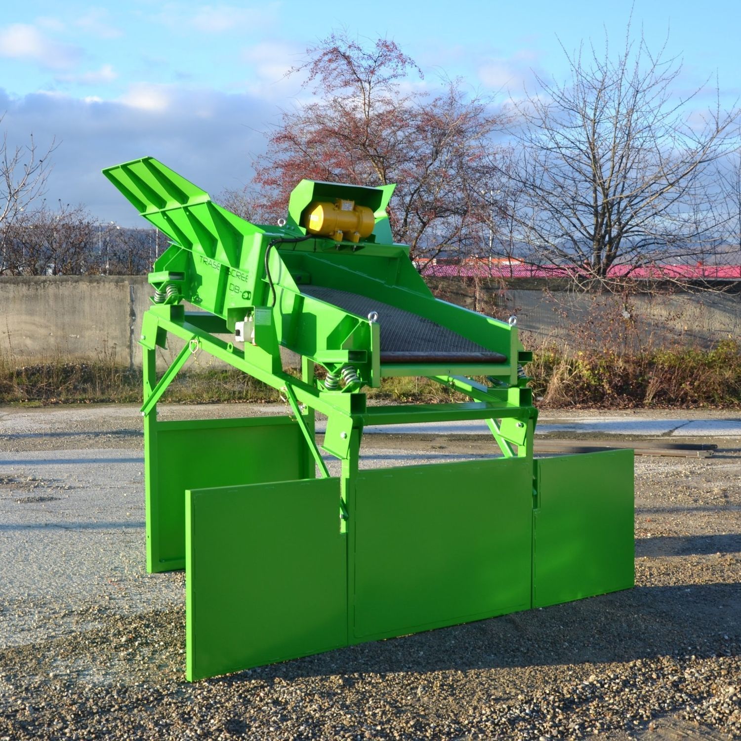Construction screener - DB-25 - dbe.sk - mobile / vibrating / for bulk ...