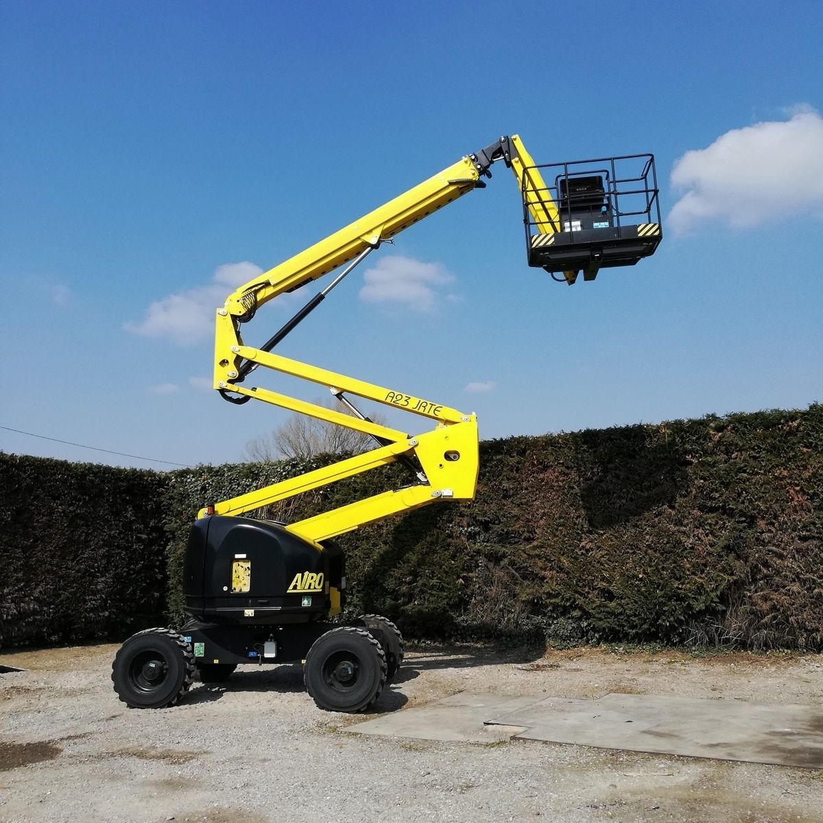 Battery-powered articulated boom lift - A23 JRTE - AIRO Industries srl ...