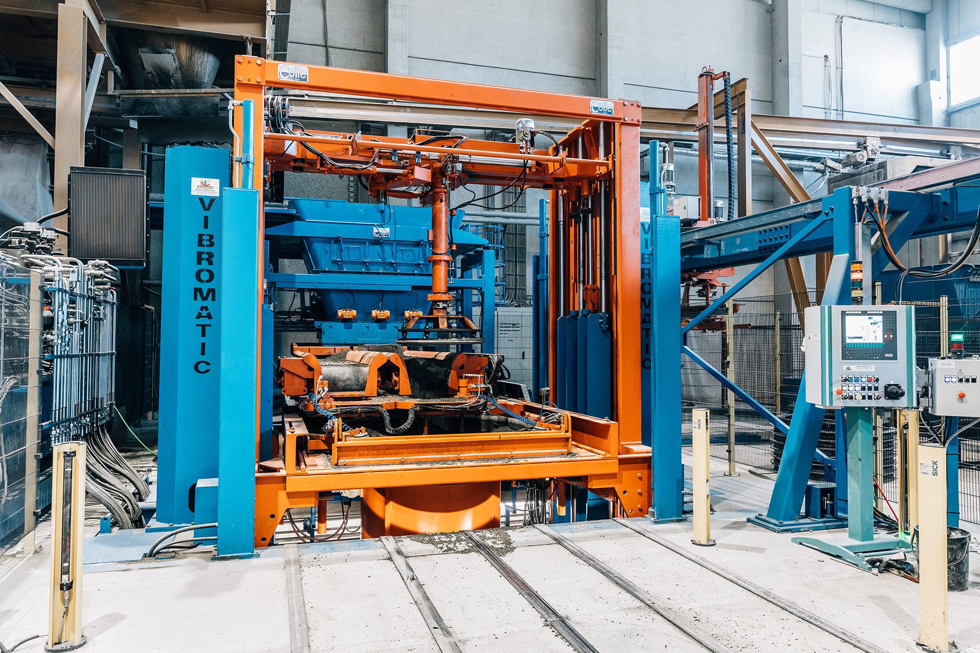 Concrete product making machine - Vibromatic 3000 - Colle S.p.a ...