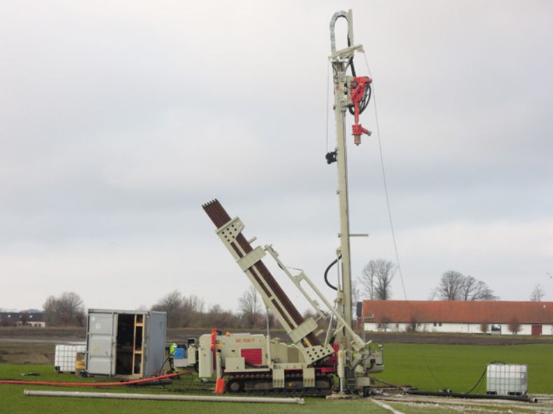 Crawler drilling rig - GEO 900 A - Comacchio - rotary