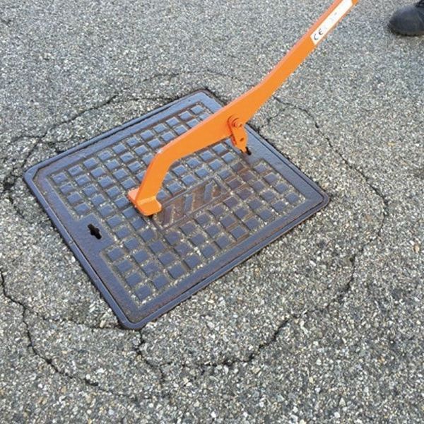 Manual manhole cover lifter - LB2 - Italifters
