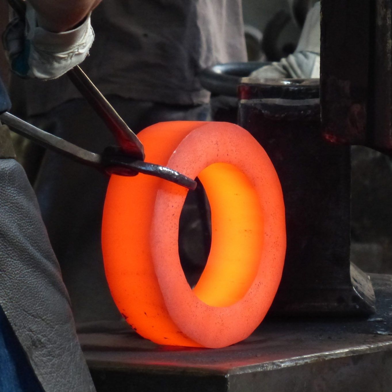 Hot forging - L'UNION DES FORGERONS - carbon steel / steel / stainless ...