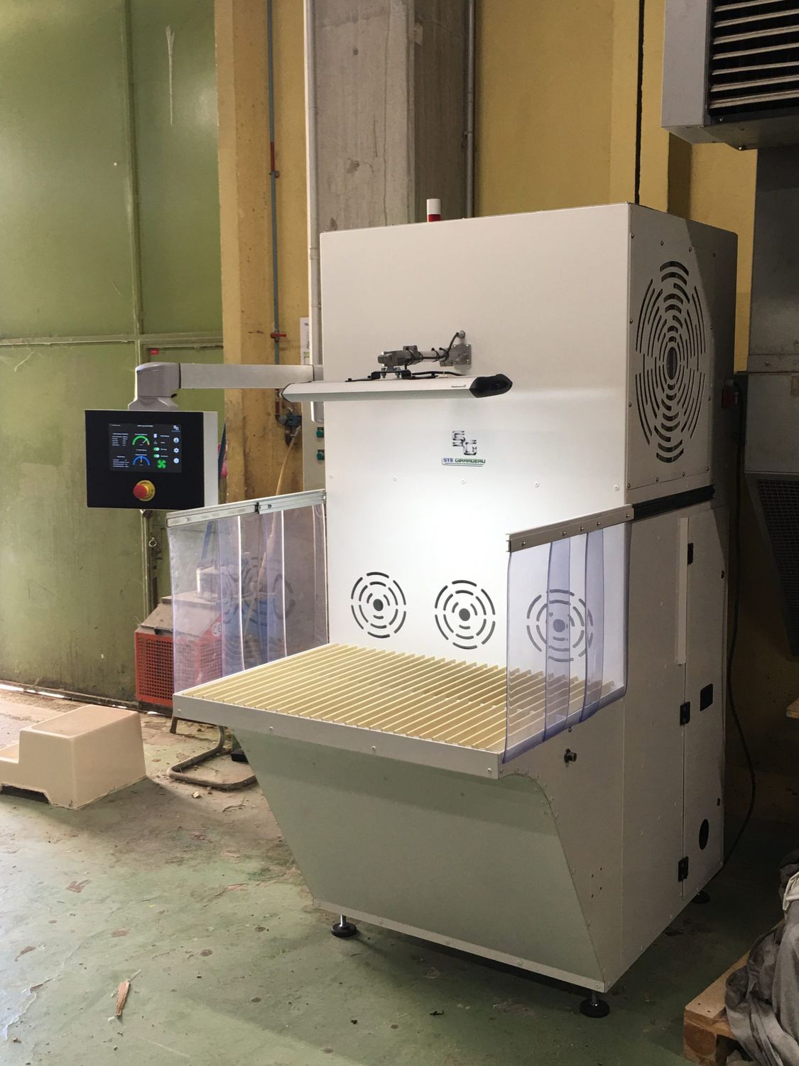 Grinding process downdraft table - TASIA - GIRARDEAU SAS - for sanding ...