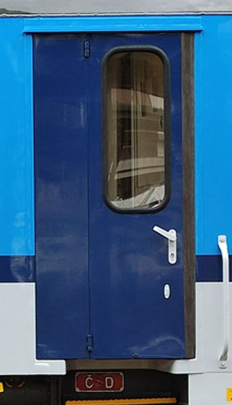 Folding train door - ŽOS 4 TRAINS - pneumatic / for regional trains ...