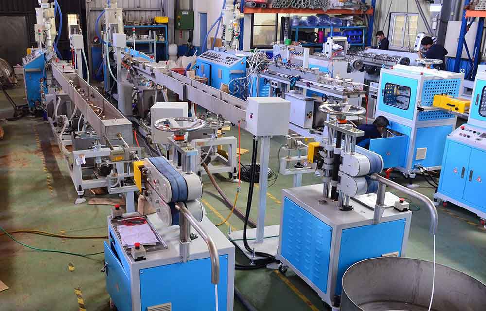 Tube extrusion line - Everplast Machinery Co., Ltd. - for pipes / for ...