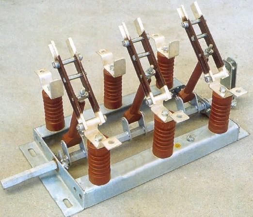 Medium-voltage disconnect switch - 12 - 36 kV - MS Resistances - tripolar